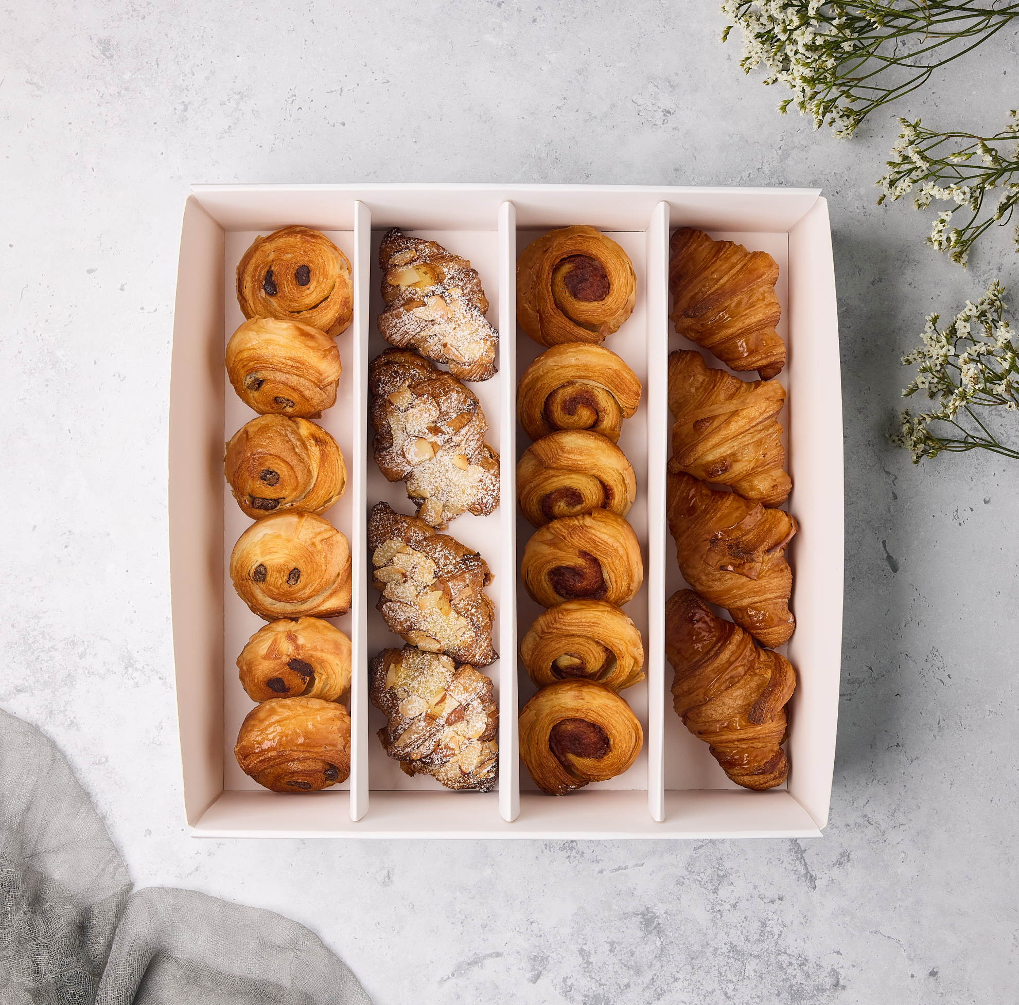 Classic Pastry Box (20 pcs) – Little Farms